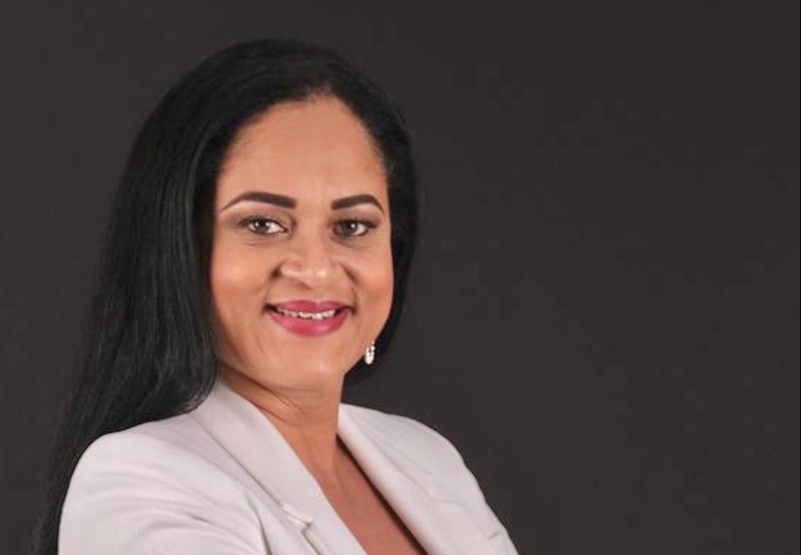 Elsa Rozendal di Kòrsou TIN Trabou a tene un seshon di “Pregunta i ...