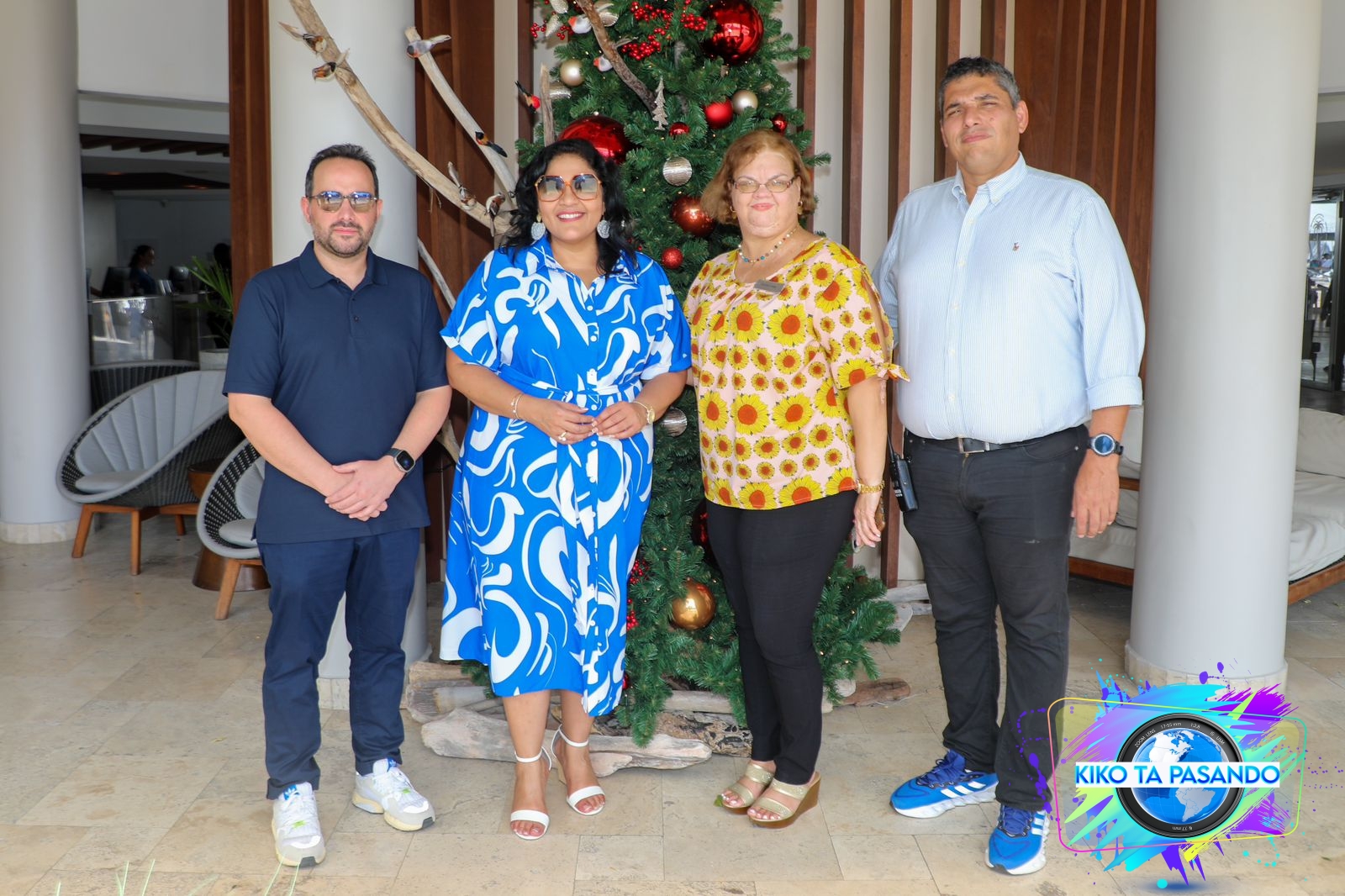 Minister Maduro di Finansa ta gradici staf y personal di Departamento ...