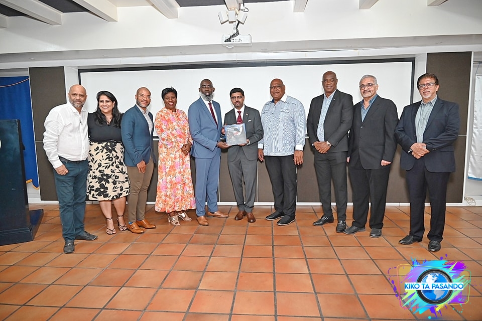 Promé Minister sr. Gilmar Pisas a keda invitá pa CIBA (Curacao Indian ...
