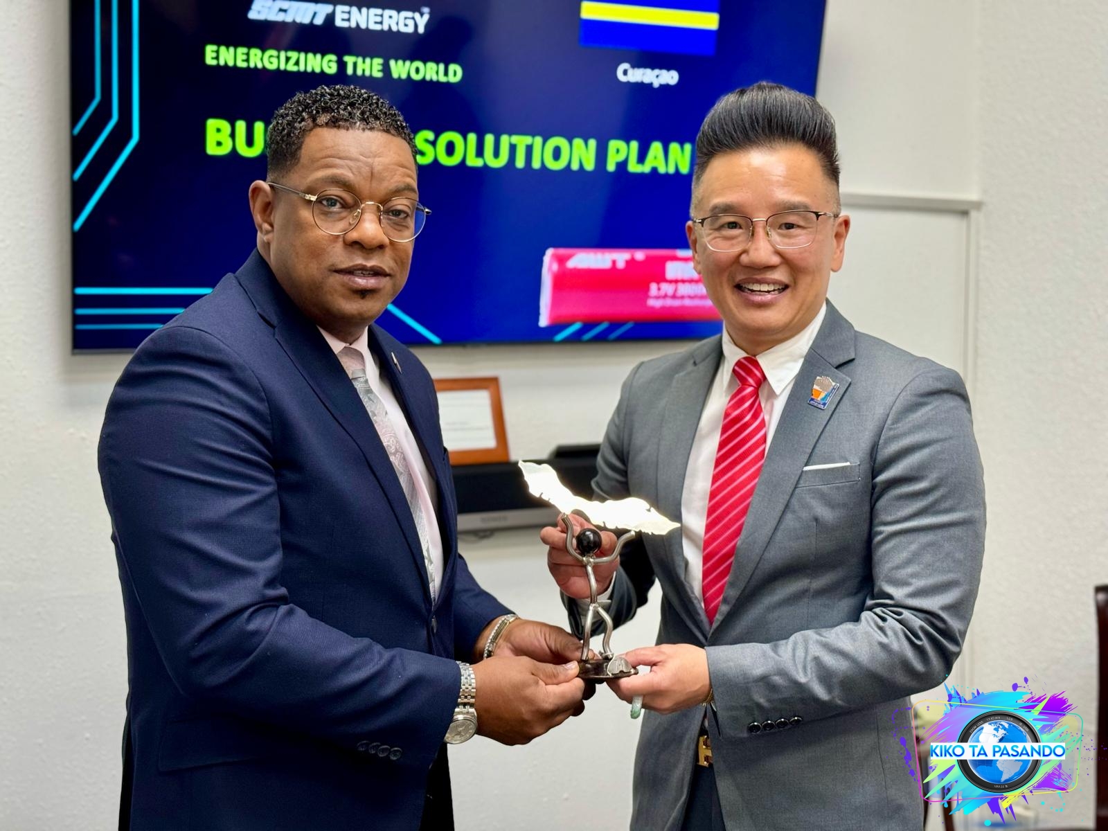 Pic 2 Curinde and SCMT Energy sign MOU – KIKO TA PASANDO