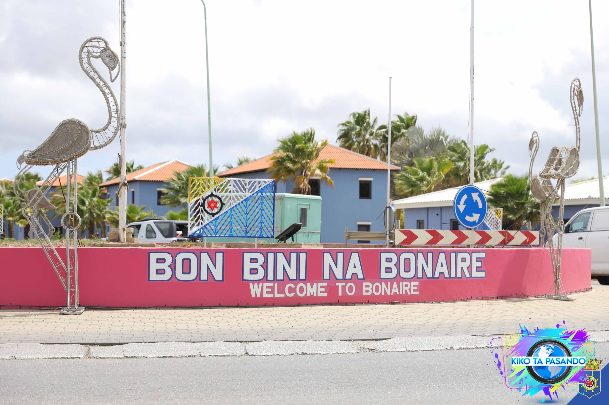 𝗡𝗼𝘀 𝗶𝘀𝗹𝗮 𝘁𝗮 𝗱𝗿𝗲𝗻𝘁𝗮 𝘂𝗻 𝗮𝗺𝗯𝗶𝗲𝗻𝘁𝗲 𝗳𝗲𝘀𝘁𝗶𝘃𝗼 𝗸𝘂 𝗲 𝗱𝗲𝗸𝗼𝗿𝗮𝘀𝗵𝗼𝗻𝗻𝗮𝗻 𝗽𝗮 𝗗𝗶𝗮 𝗱𝗶 𝗕𝗼𝗻𝗲𝗶𝗿𝘂. – KIKO TA PASANDO